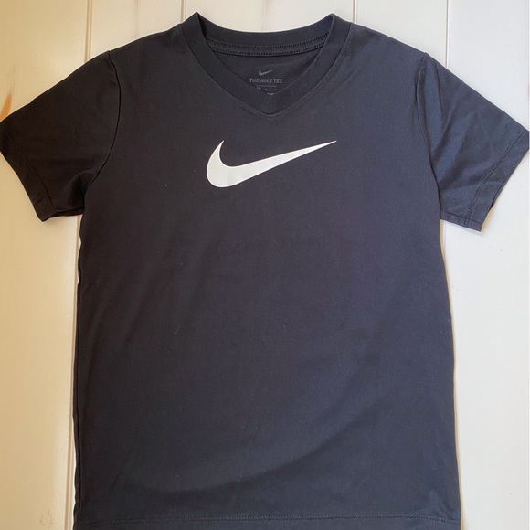 Nike | Shirts & Tops | Nike Girls Dri Fit Legend Dri Fit Training T ...